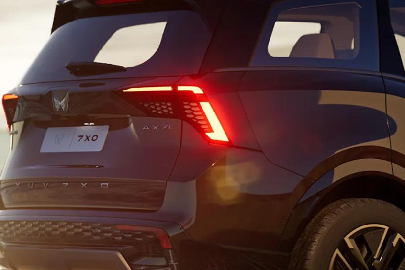 Mahindra XUV 7XO AX5 Diesel: Price, Features & Specs